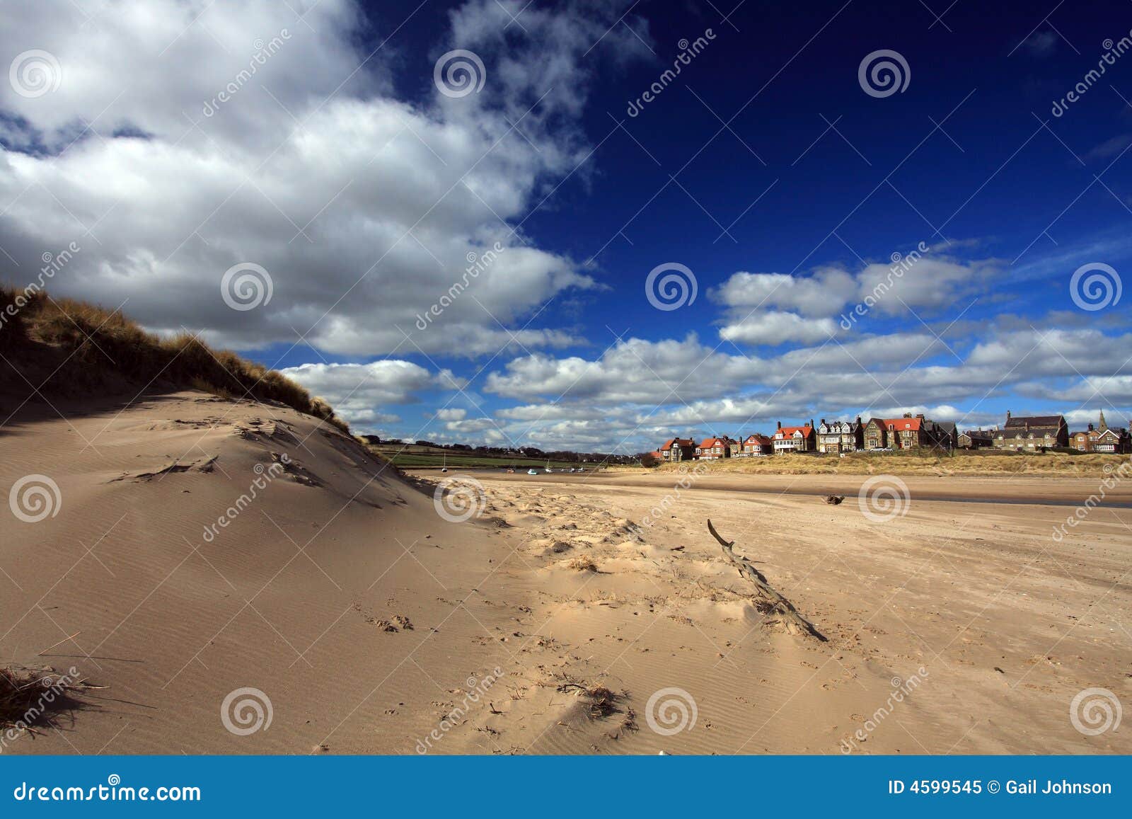 Alnmouth village stock image. Image of crisp, beach, tidal - 4599545