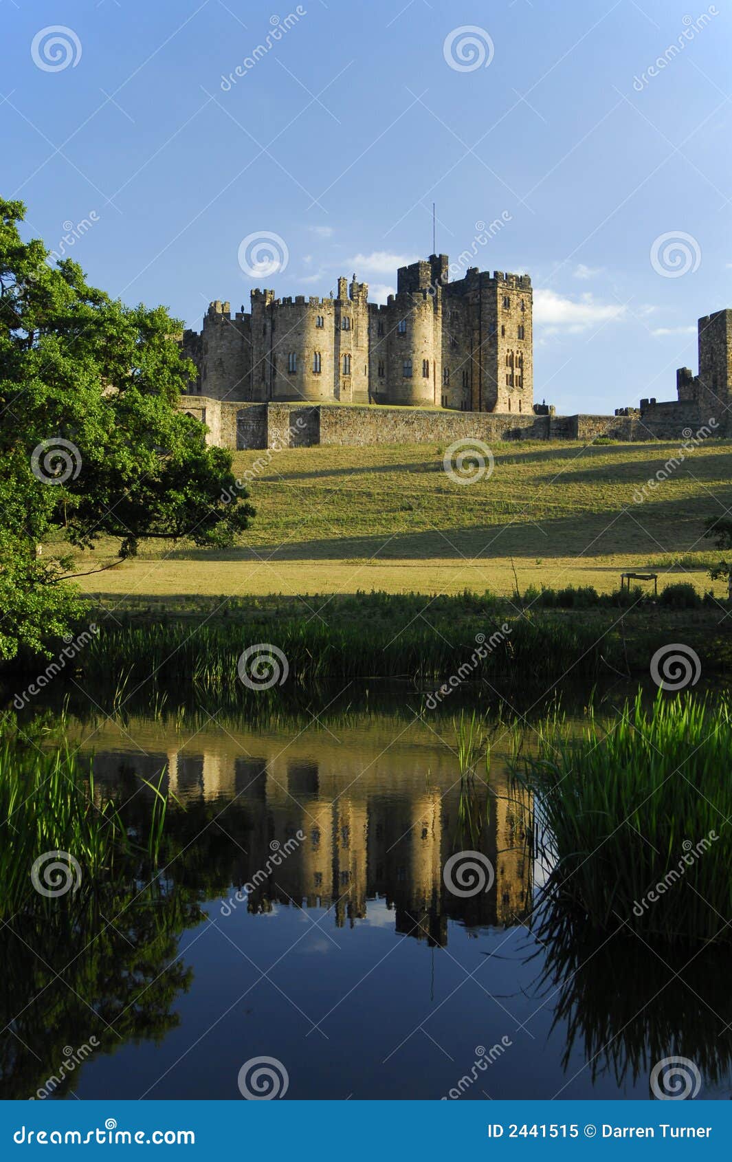Alnwick Castle stock image. Image of northumberland, reflection - 2441515