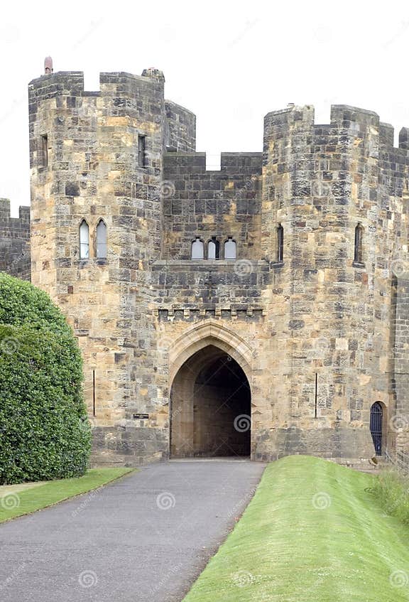 Alnwick Castle Gatehouse stock photo. Image of forts, defences - 5840288