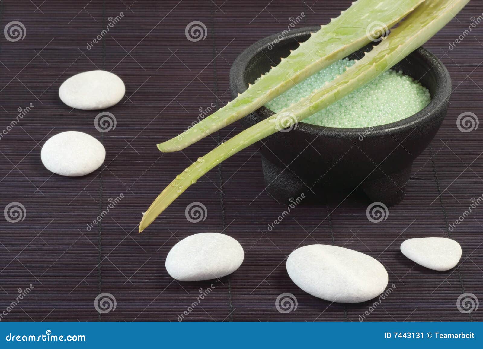 Aloe vera bath salts stock image. Image of moisturizer - 7443131