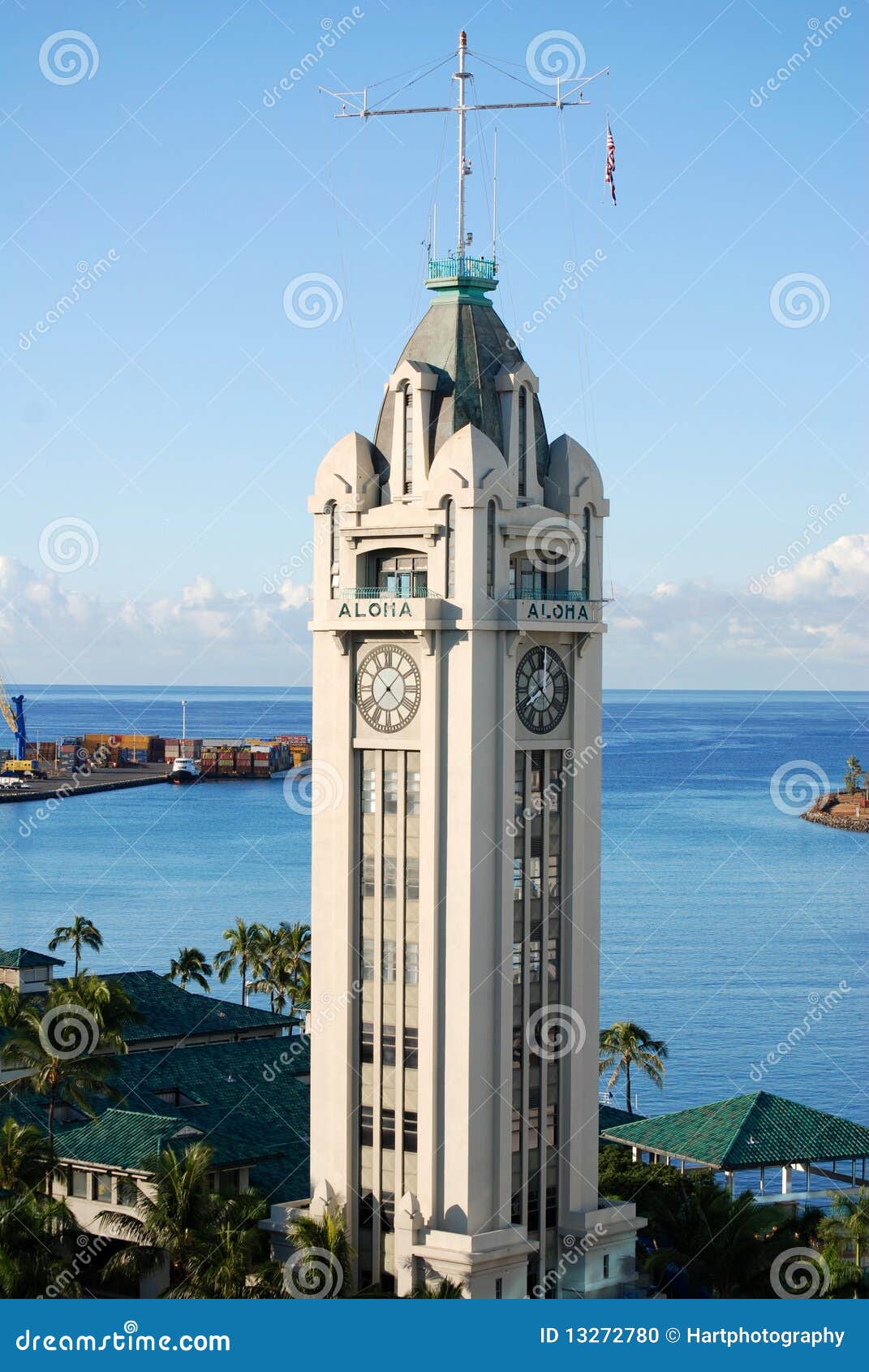 Aloha torre foto de archivo. Imagen de faro, embarcadero - 13272780