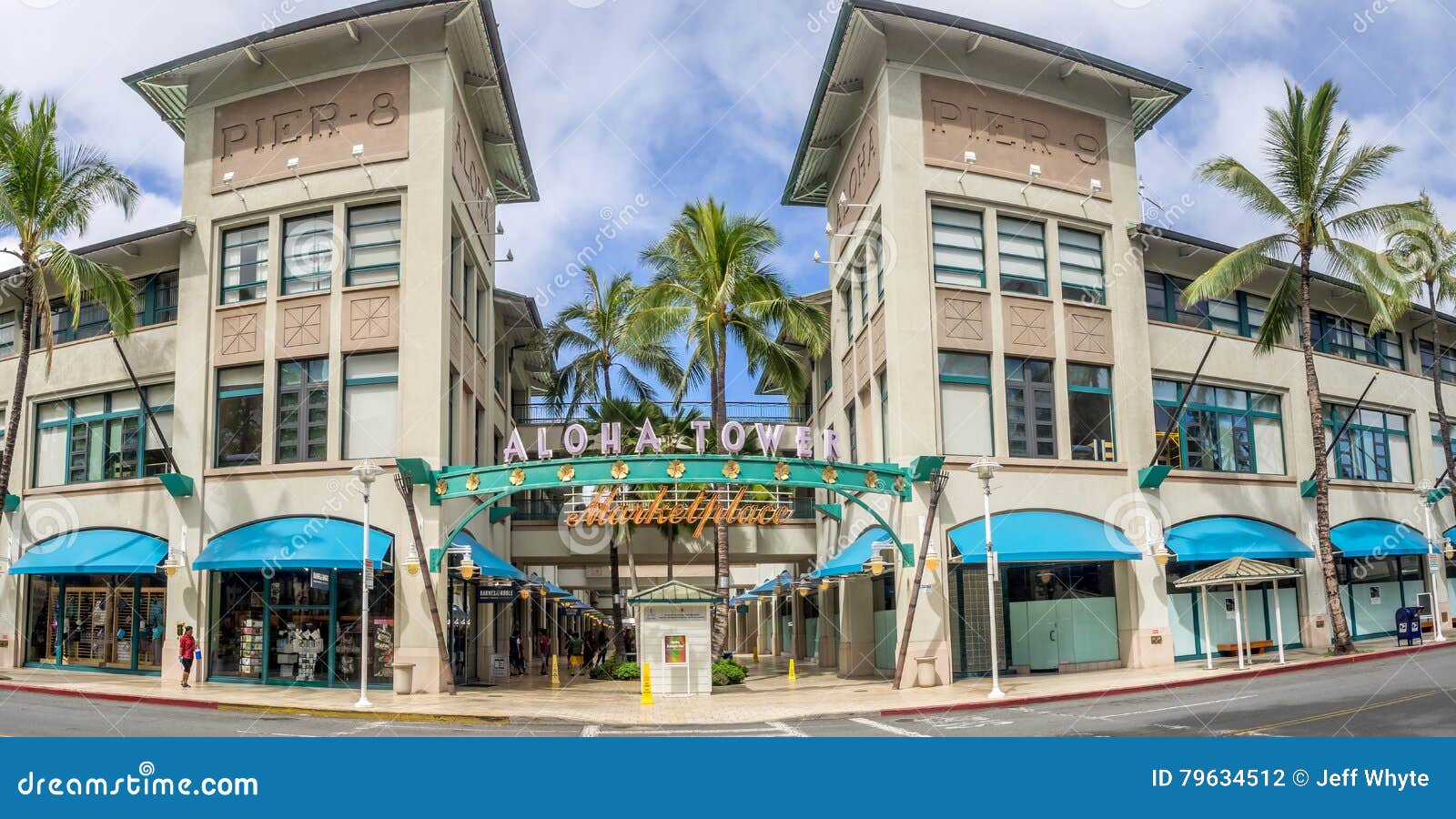 Aloha Tower Market Place photographie éditorial. Image du passage ...