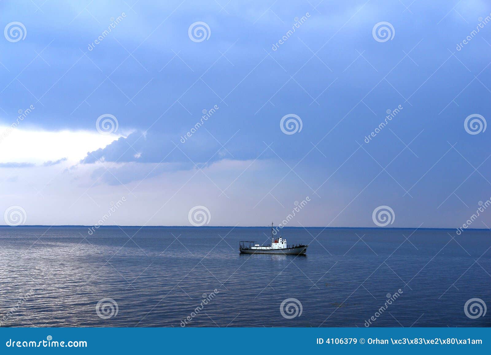 Alone boat in the sea stock image. Image of luxury, bateau - 4106379