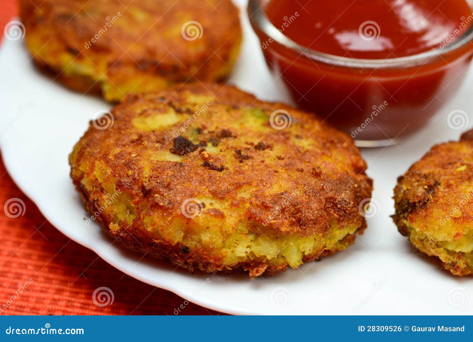 Aloo tikki chat stock photo. Image of indian, streetfood - 28309526