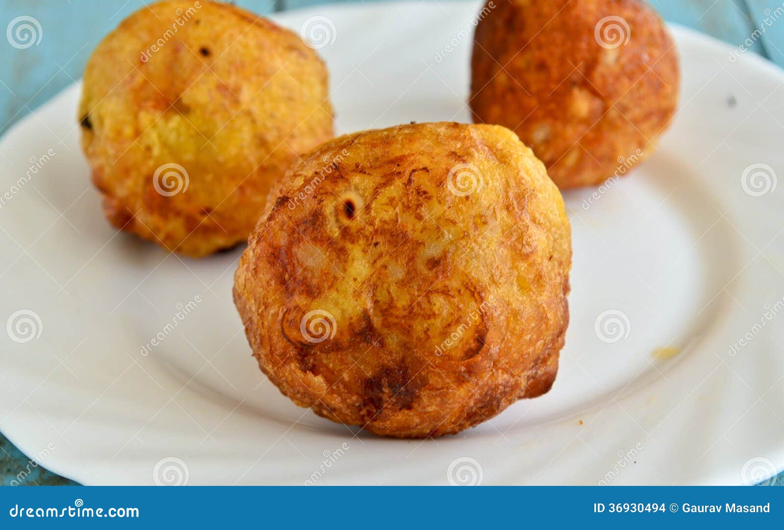 Aloo vada stock photo. Image of asia, streetfood, vadai - 36930494