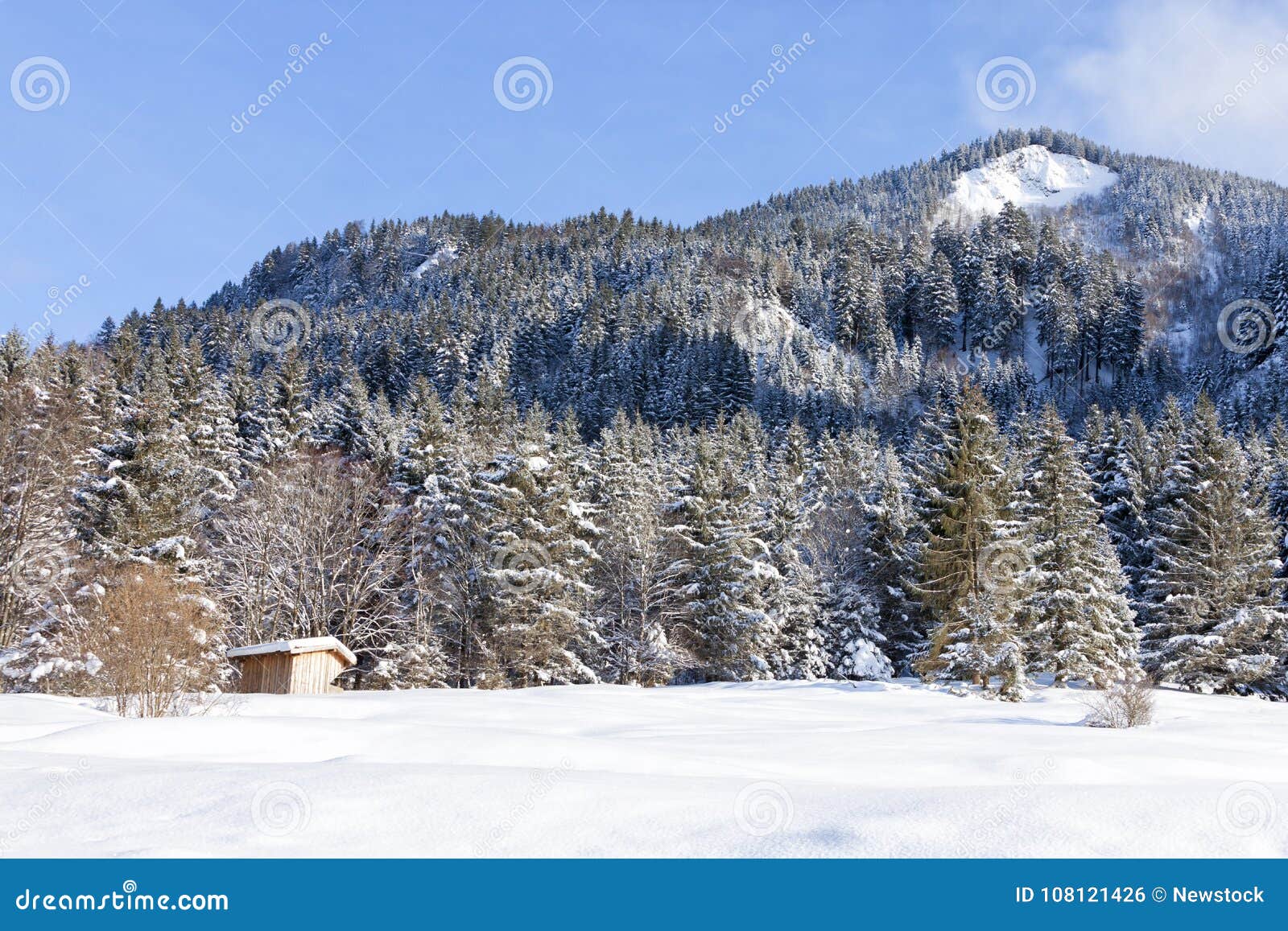 Alpen im Schnee stockfoto. Bild von sonne, hoch, deutschland - 108121426
