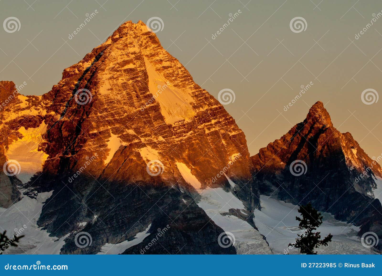Alpenglow stock image. Image of canada, rock, park, sunlight - 27223985