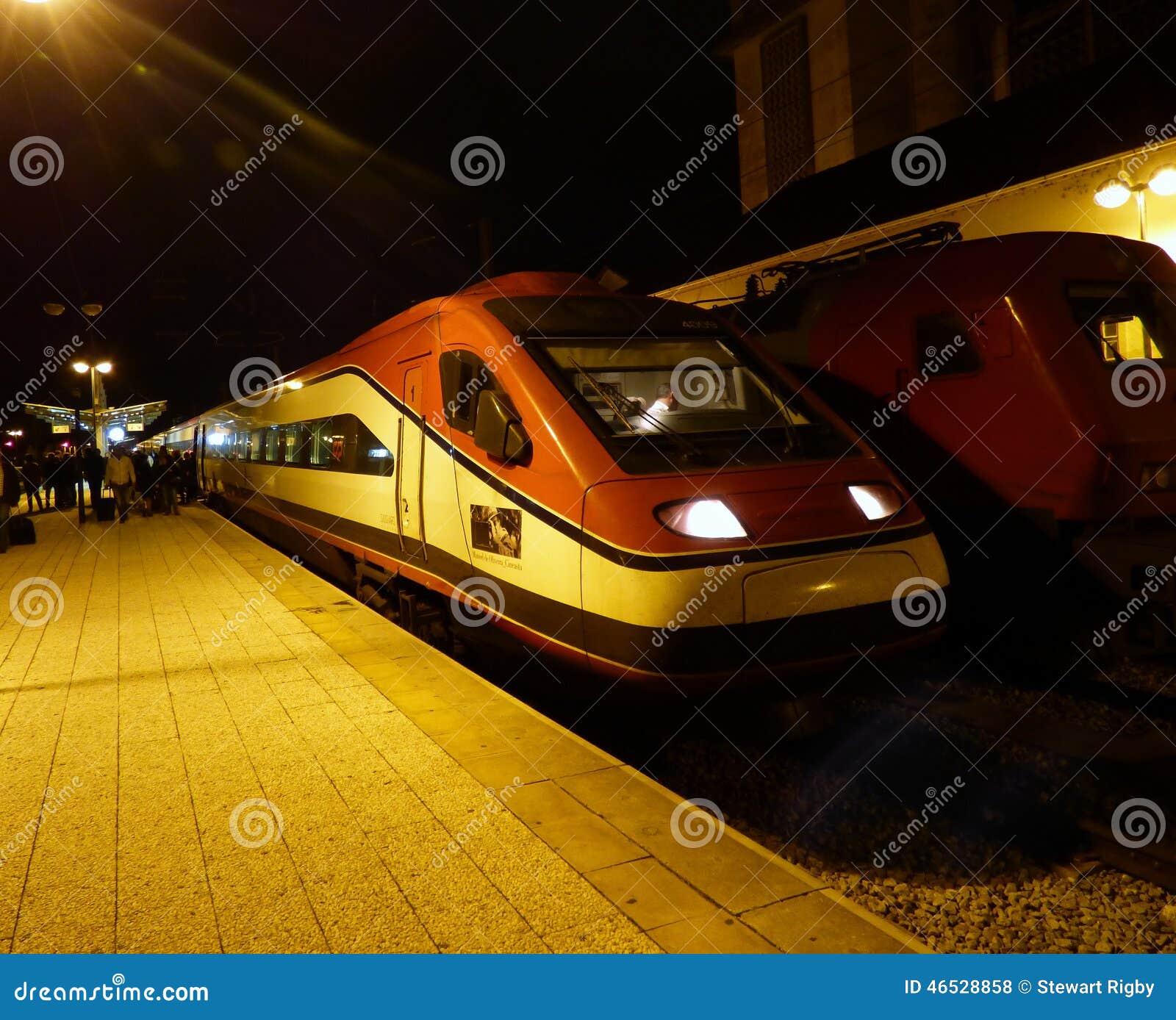 Alpha train pendulaire photo stock éditorial. Image du railway - 46528858