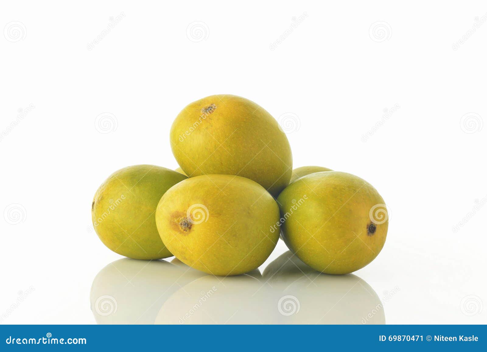 Alphonso Mangoes stock image. Image of canary, cultivation - 69870471