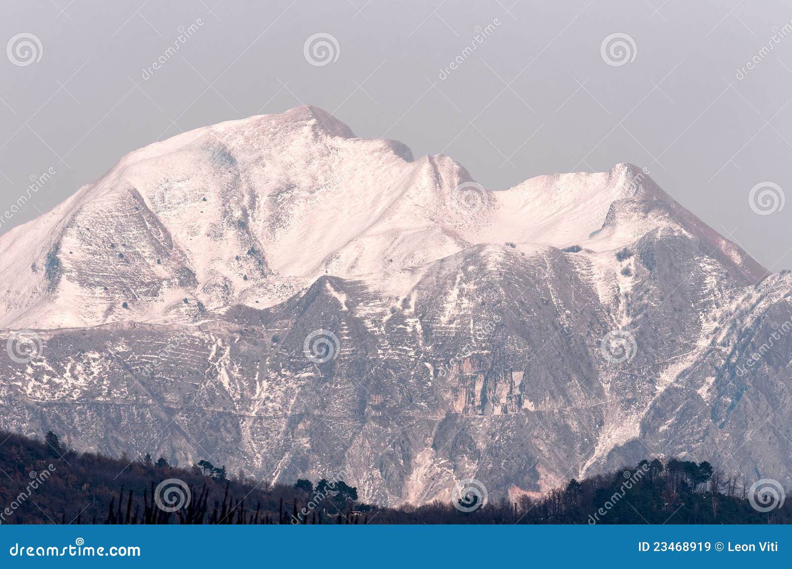 Alpi apuane stock image. Image of apuane, alpi, tuscany - 23468919