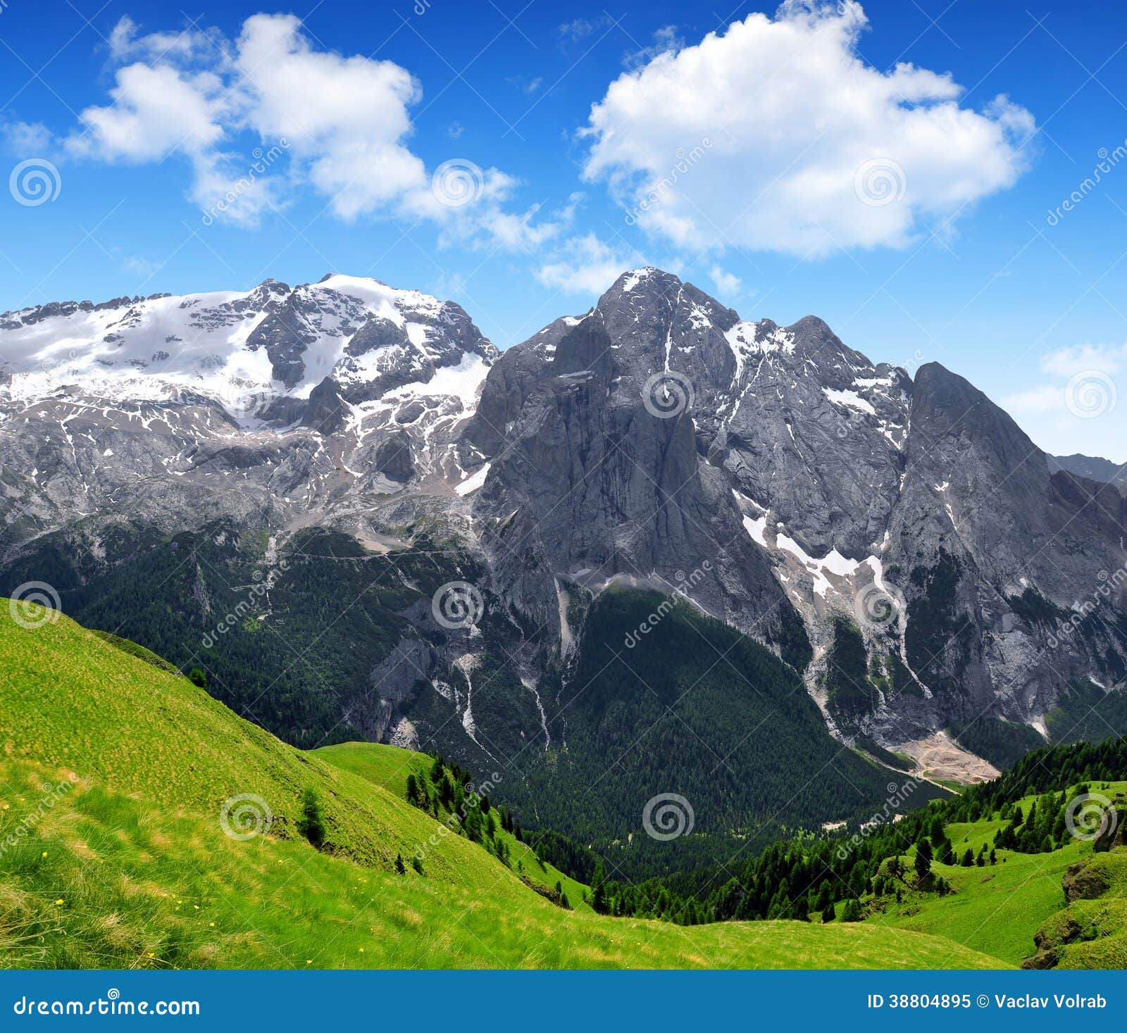 Alpi dell'Italia immagine stock. Immagine di gruppo, chiarezza - 38804895