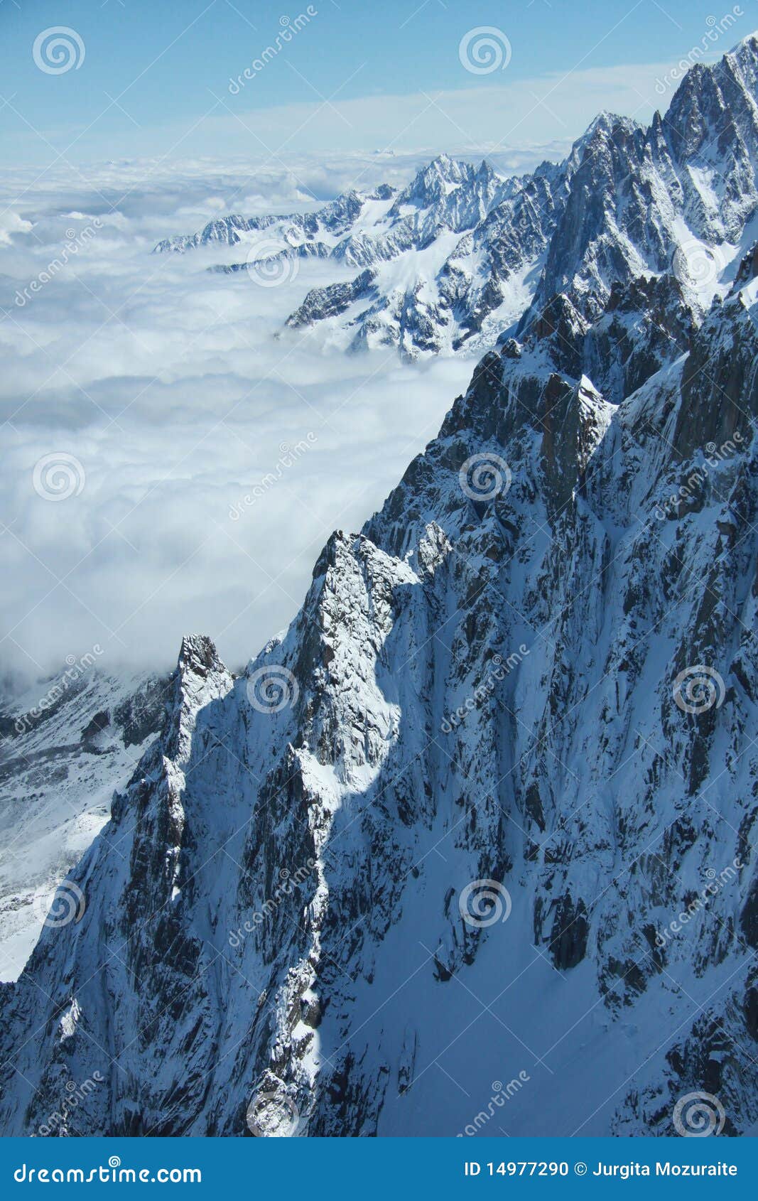 Alpi francesi fotografia stock. Immagine di corsa, europa - 14977290