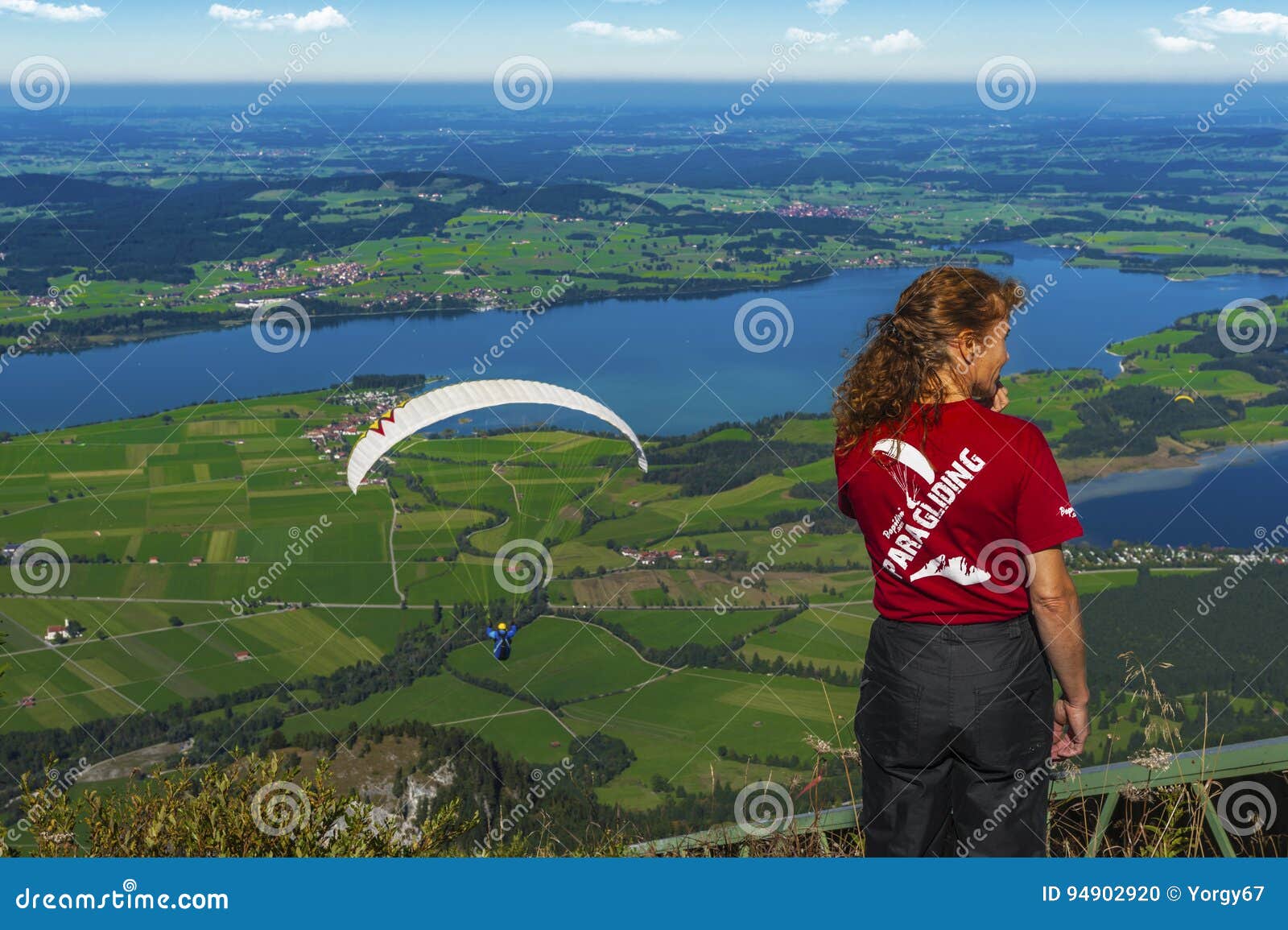 Alpine paragliding crew editorial image. Image of nature - 94902920