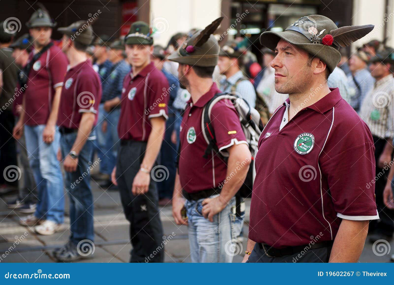 ALPINI in TURIN editorial photography. Image of alpines - 19602267
