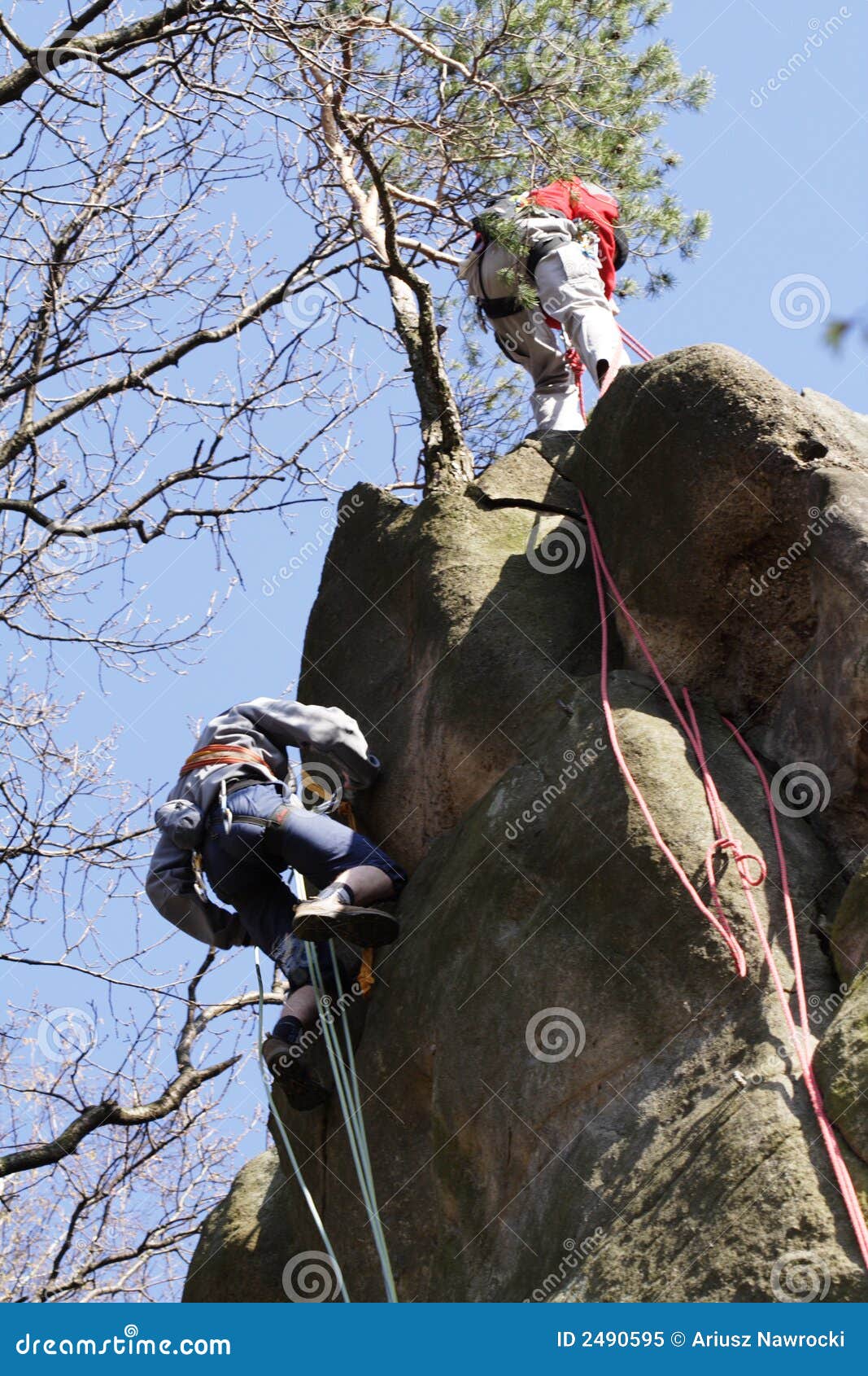 Alpinista immagine stock. Immagine di montagna, estremo - 2490595