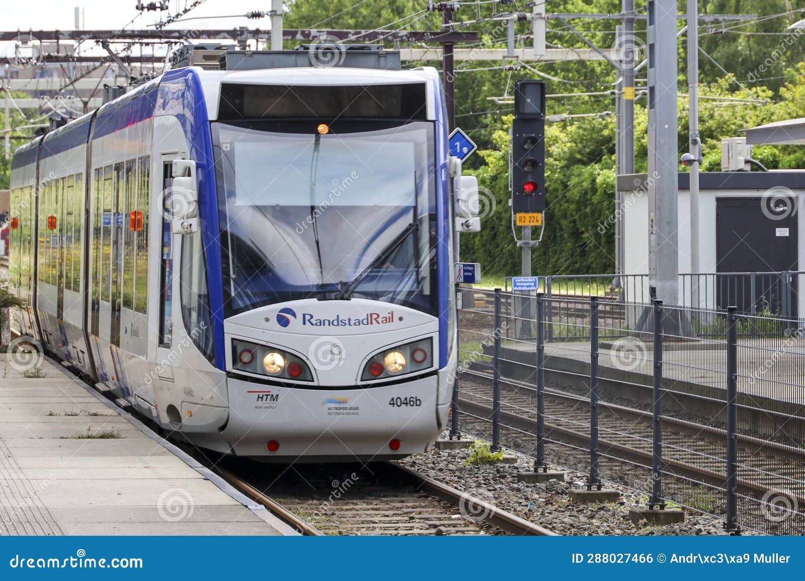 Alstom Regio Citadis Lightrail Tram Running on Randstadrail by HTM ...