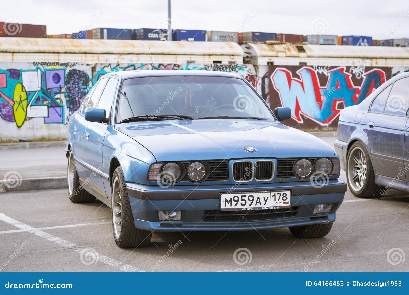 Alt-Auto BMW 5 Reihe e34 redaktionelles stockfoto. Bild von serie ...