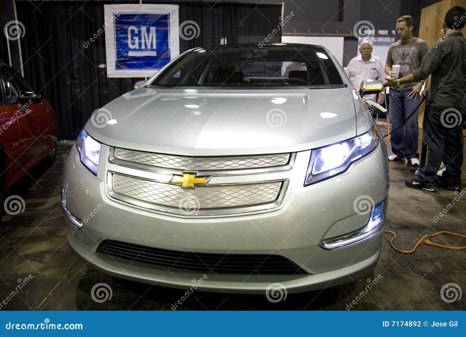 Alt Car Expo Volt 4287 editorial photography. Image of chevrolet - 7174892