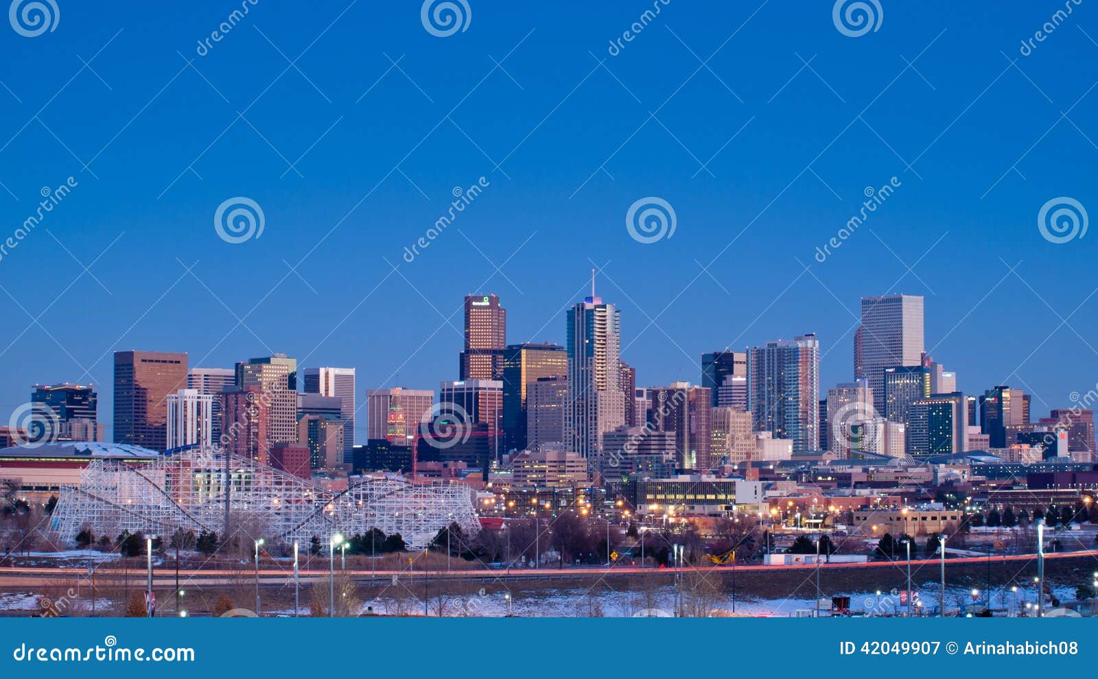 Alta Ciudad De La Milla De Denver Fotografía editorial - Imagen de ...