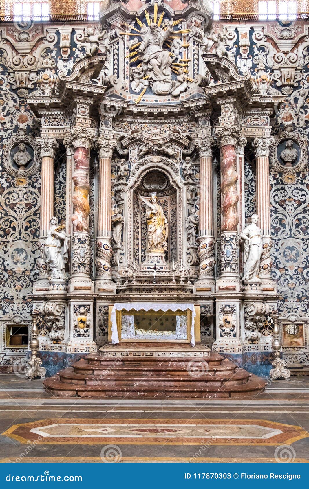 Altaar Van De Santa Caterina-kerk in Palermo Redactionele Stock Foto ...