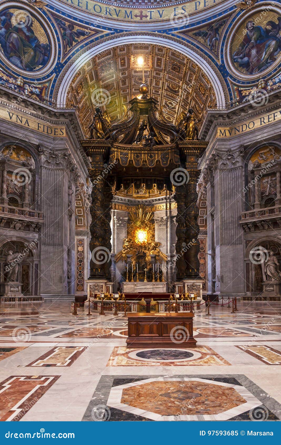 Altar of St. Peter`s Basilica Editorial Image - Image of arch, interior ...