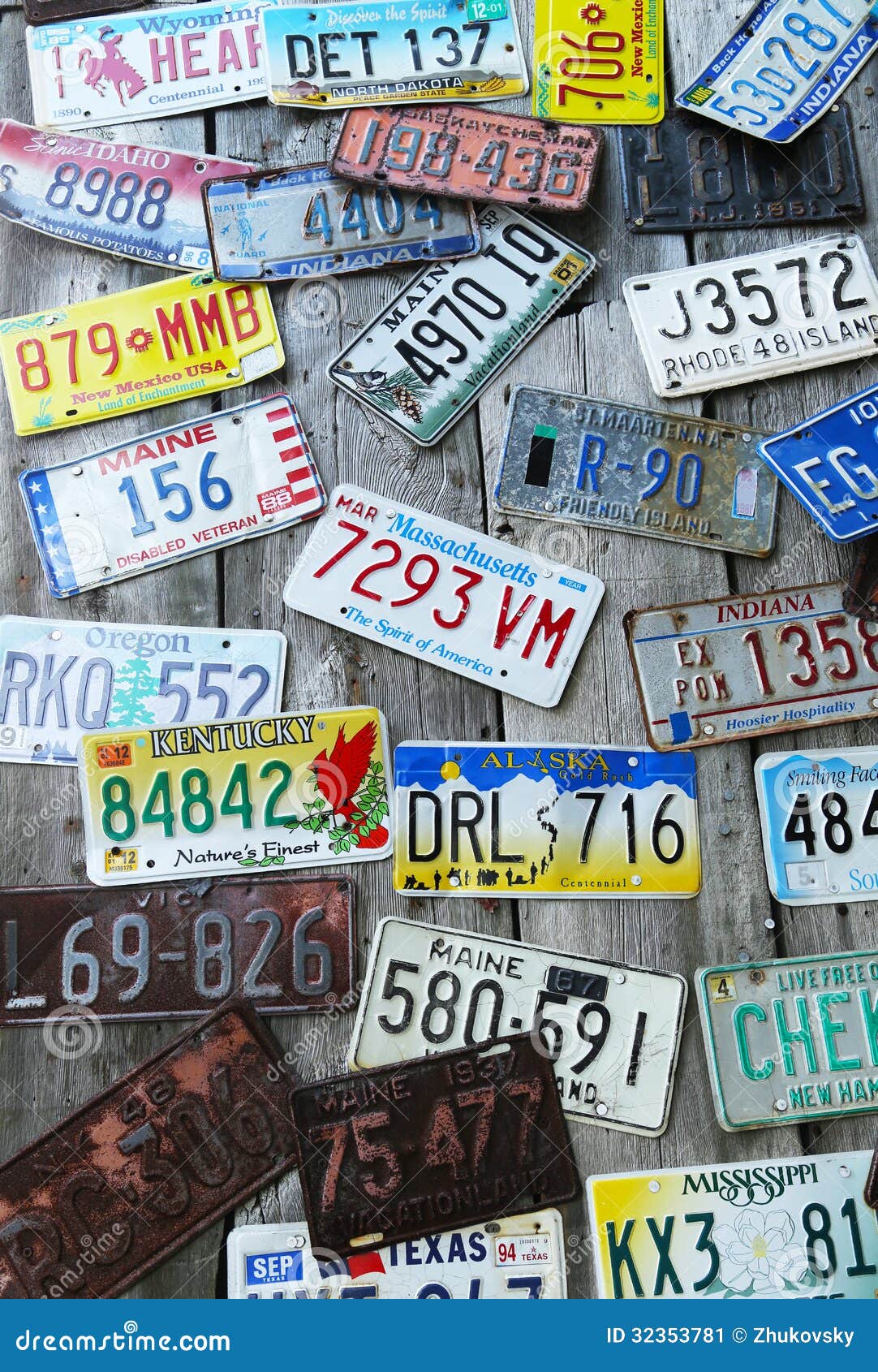Alte Autokfz-kennzeichen Auf Der Wand Redaktionelles Foto - Bild von ...