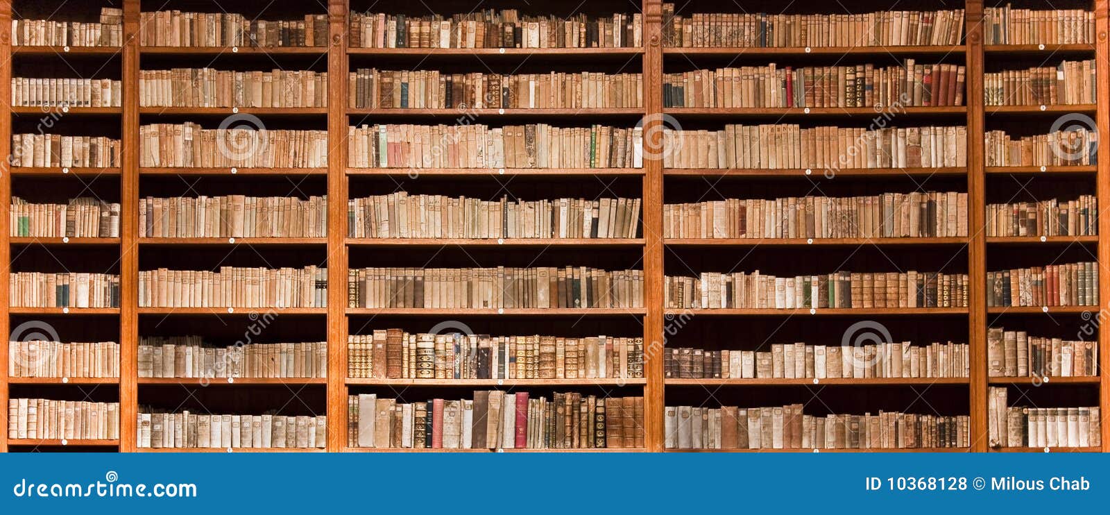 Alte Bücher in Einer Alten Bibliothek Stockfoto - Bild von ansammlung ...