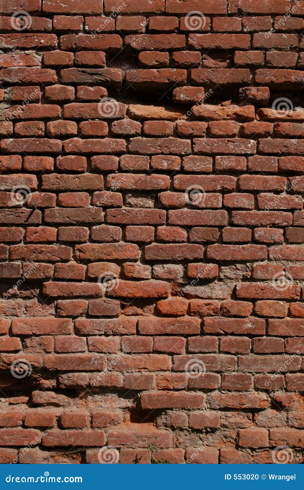 Alte Backsteinmauer stockfoto. Bild von auszug, festung - 553020