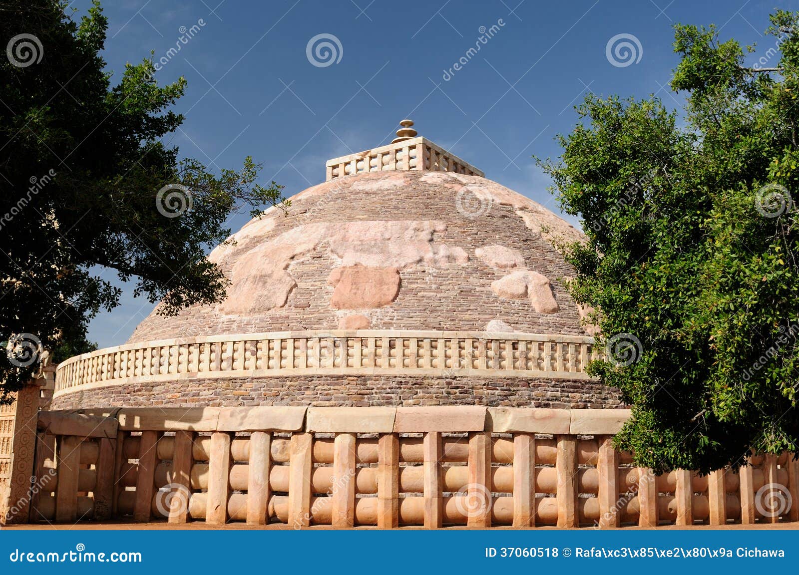 Alte Buddhistische Stupas in Sanchi Stockfoto - Bild von bhopal, indien ...