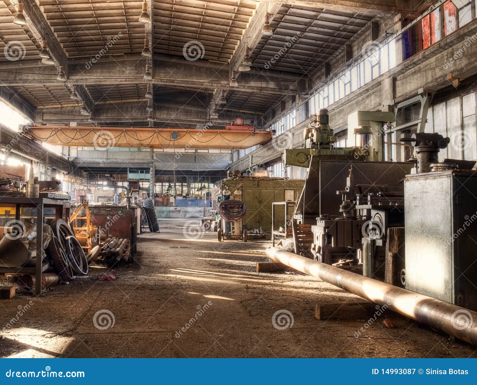 Alte Fabrik stockbild. Bild von betrieb, überholt, rohr - 14993087