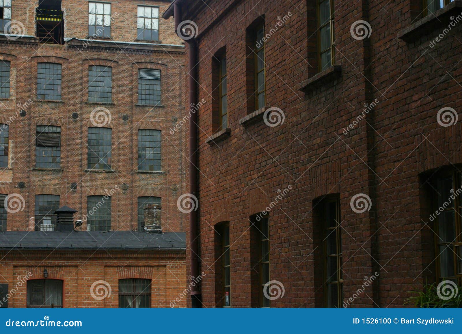 Alte Fabrik-Backsteinmauern Stockfoto - Bild von maurerarbeit, mörtel ...