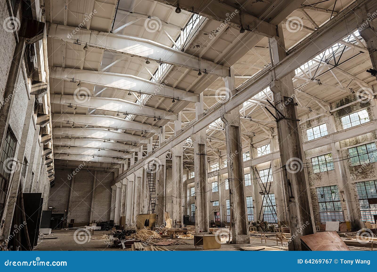 Alte Fabriken stockbild. Bild von architektur, feld, gealtert - 64269767