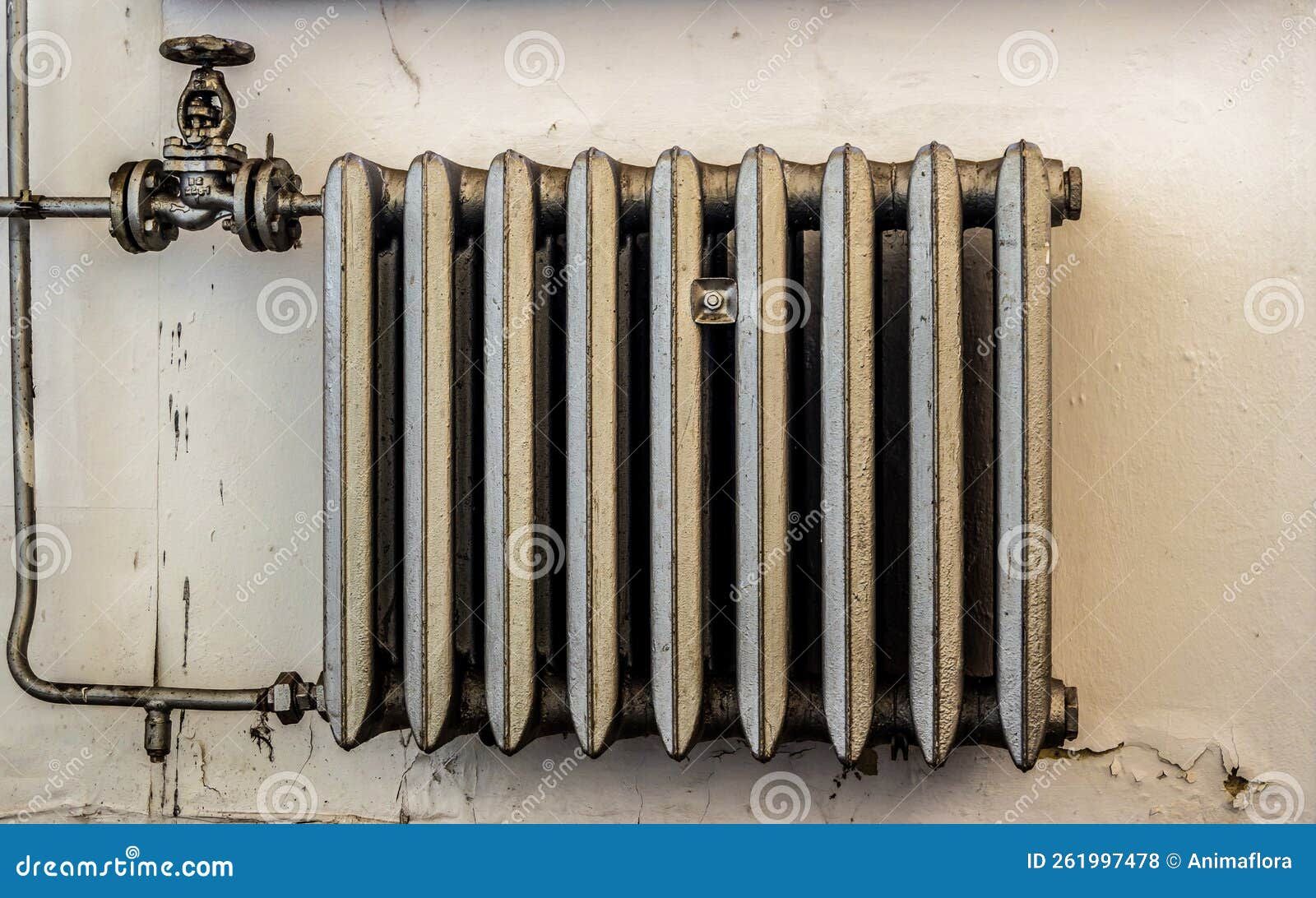 Alte Heizung Aus Den 60er Jahren Stockfoto - Bild von leben, haupt ...