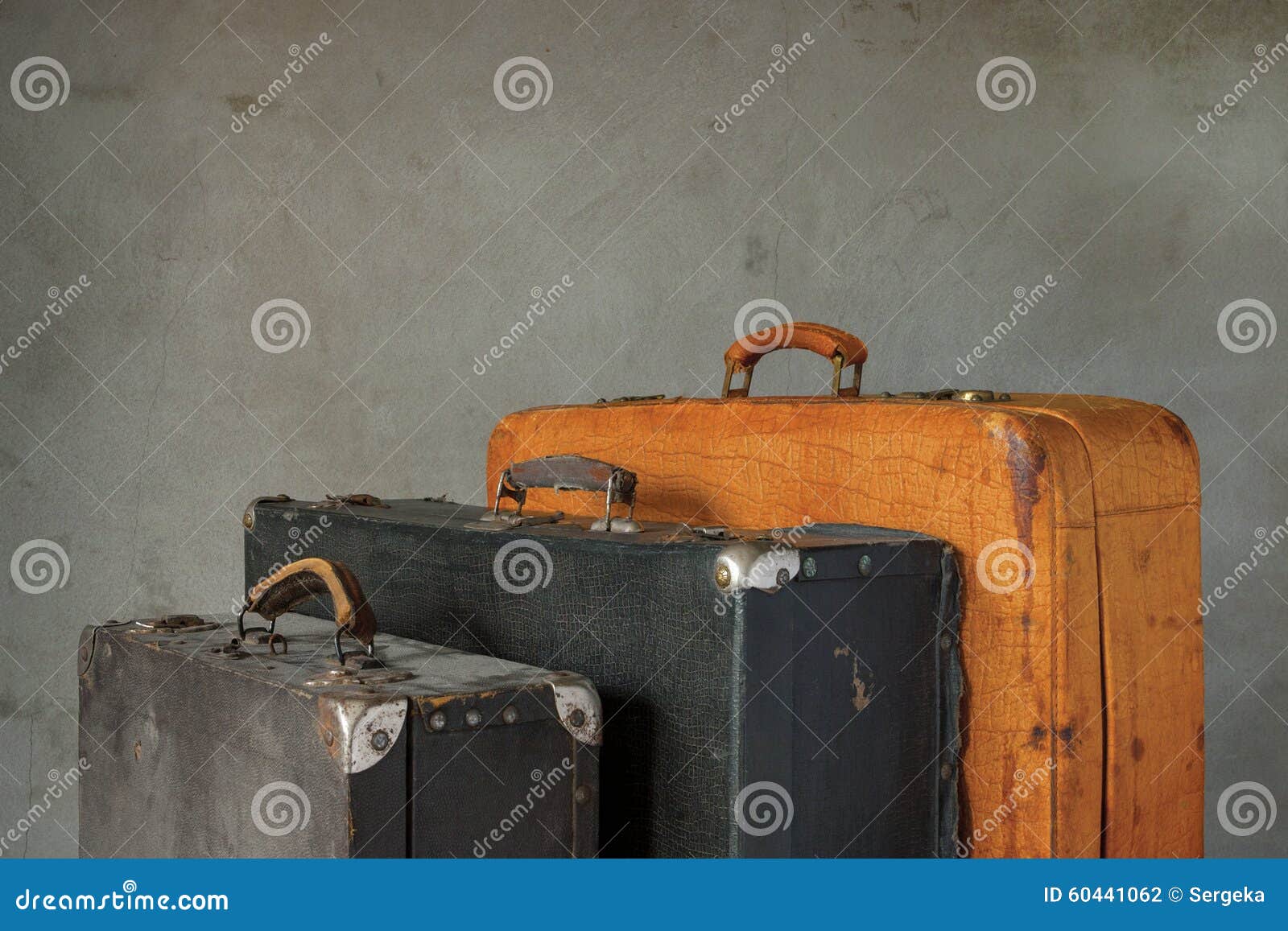 Alte Koffer stockfoto. Bild von leer, gepäck, einzelteile - 60441062