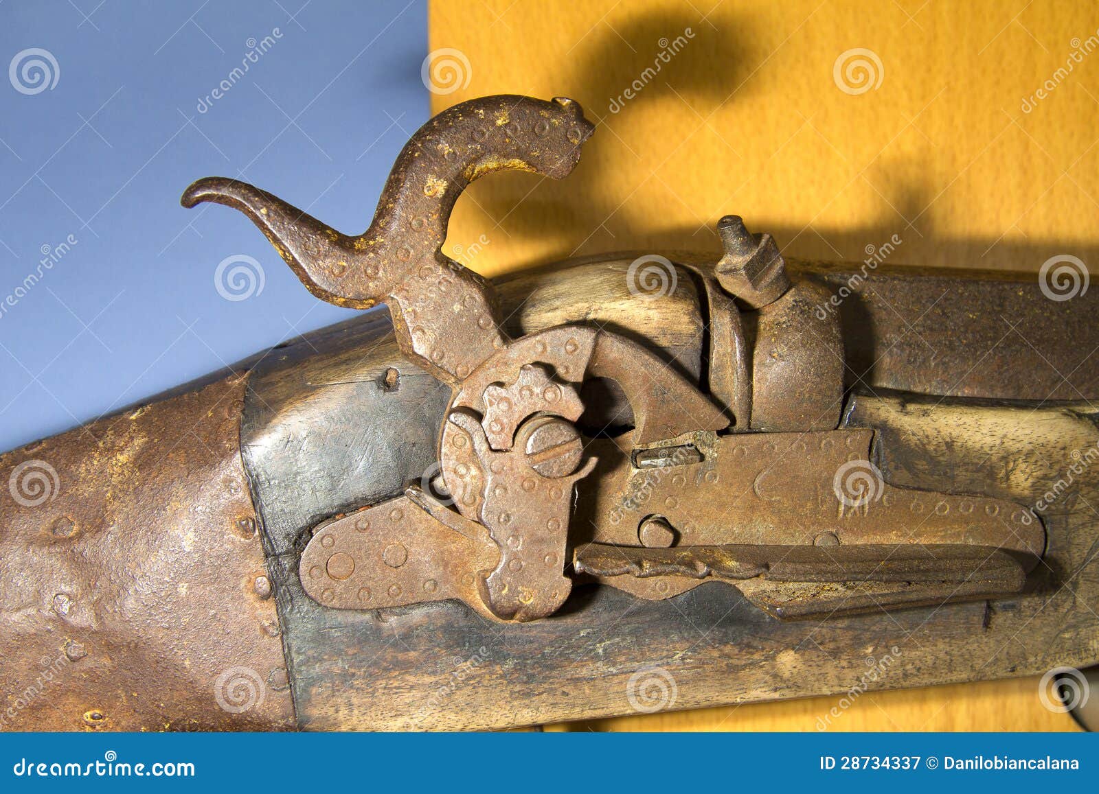 Alte Muskete stockbild. Bild von nahaufnahme, replik - 28734337