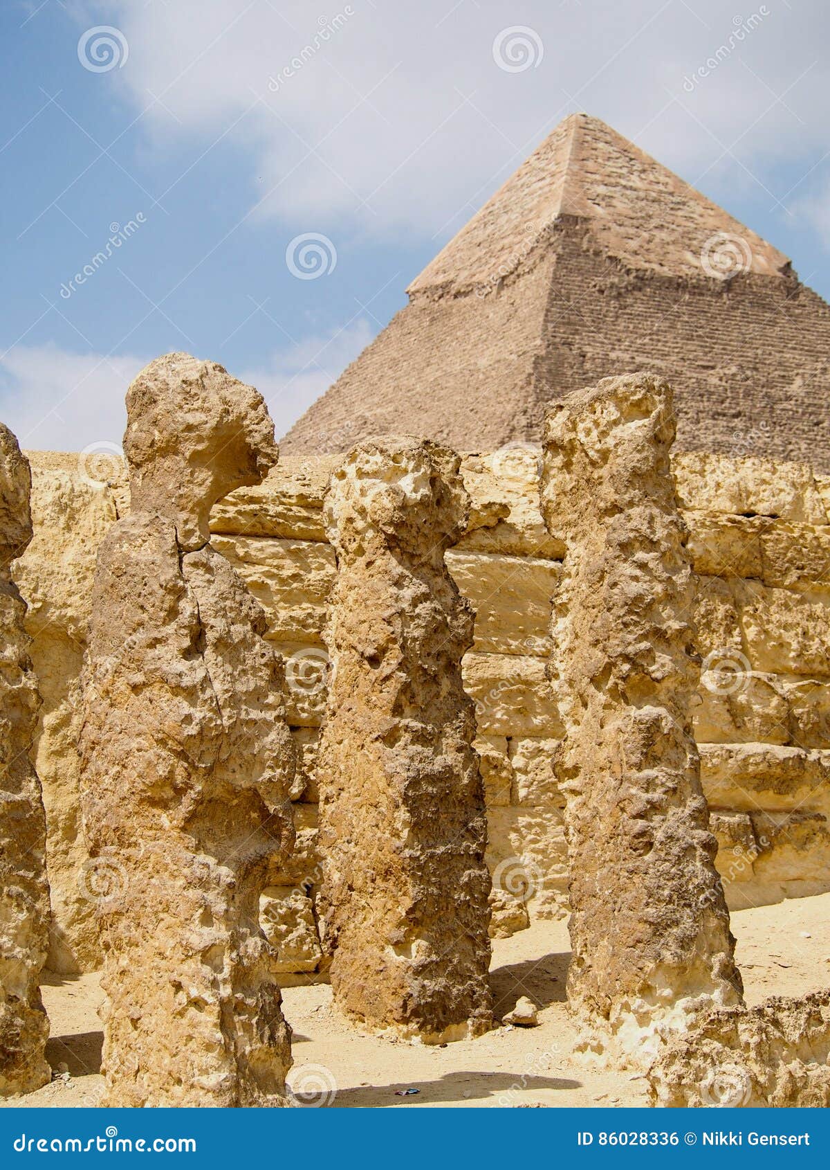 Alte Ruinen an Den Pyramiden Von Giseh Stockfoto - Bild von stein ...