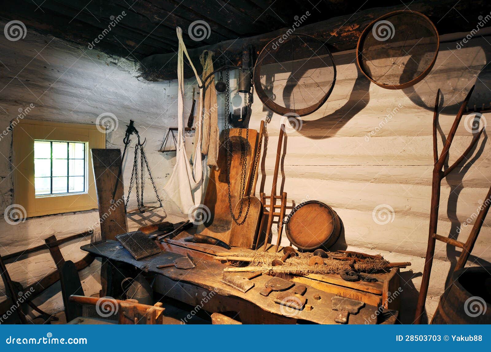 Alte Werkstatt stockbild. Bild von schreibtisch, handwerk - 28503703