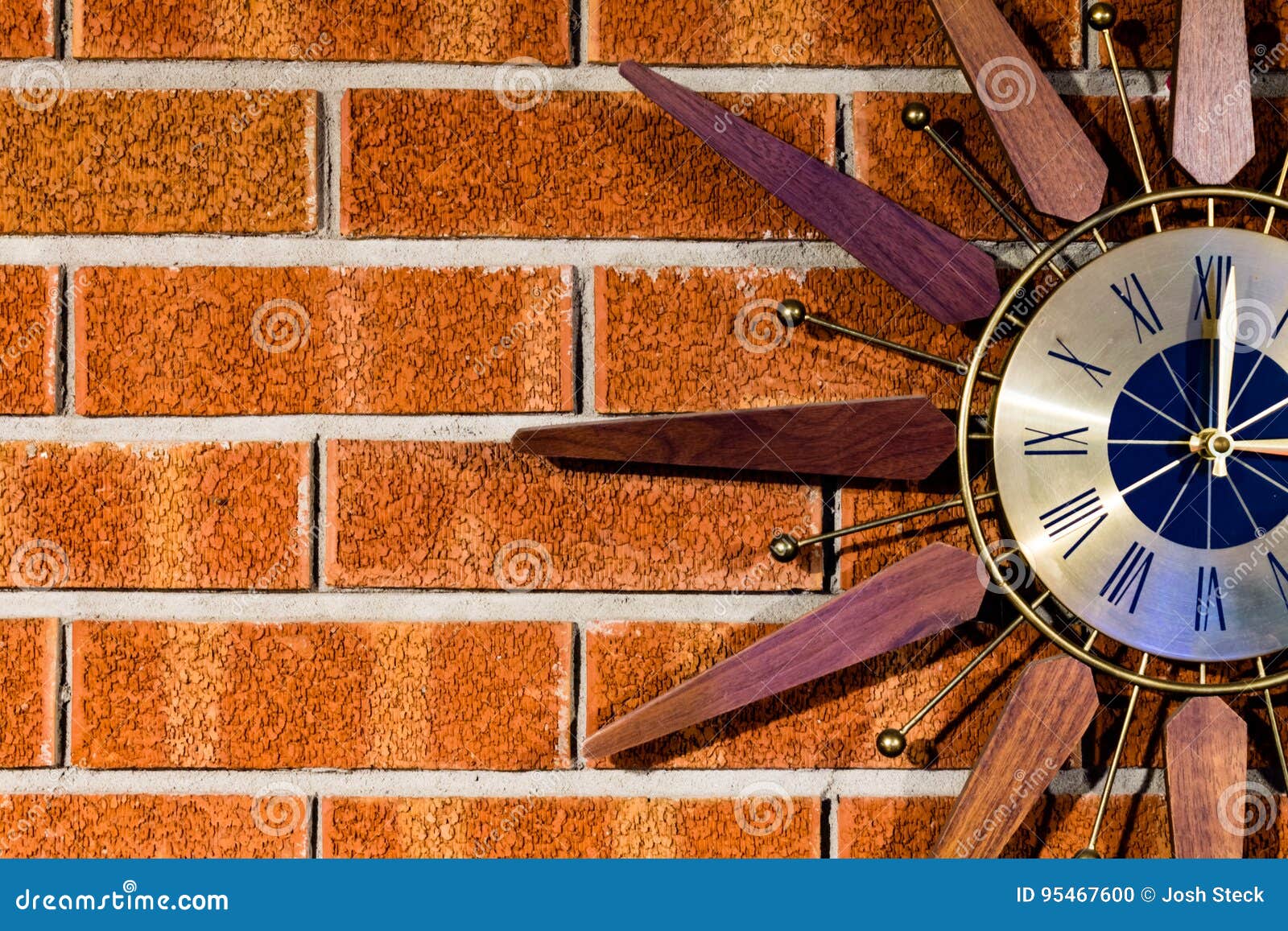 Alte Zeiten stockfoto. Bild von antike, stunde, minute - 95467600