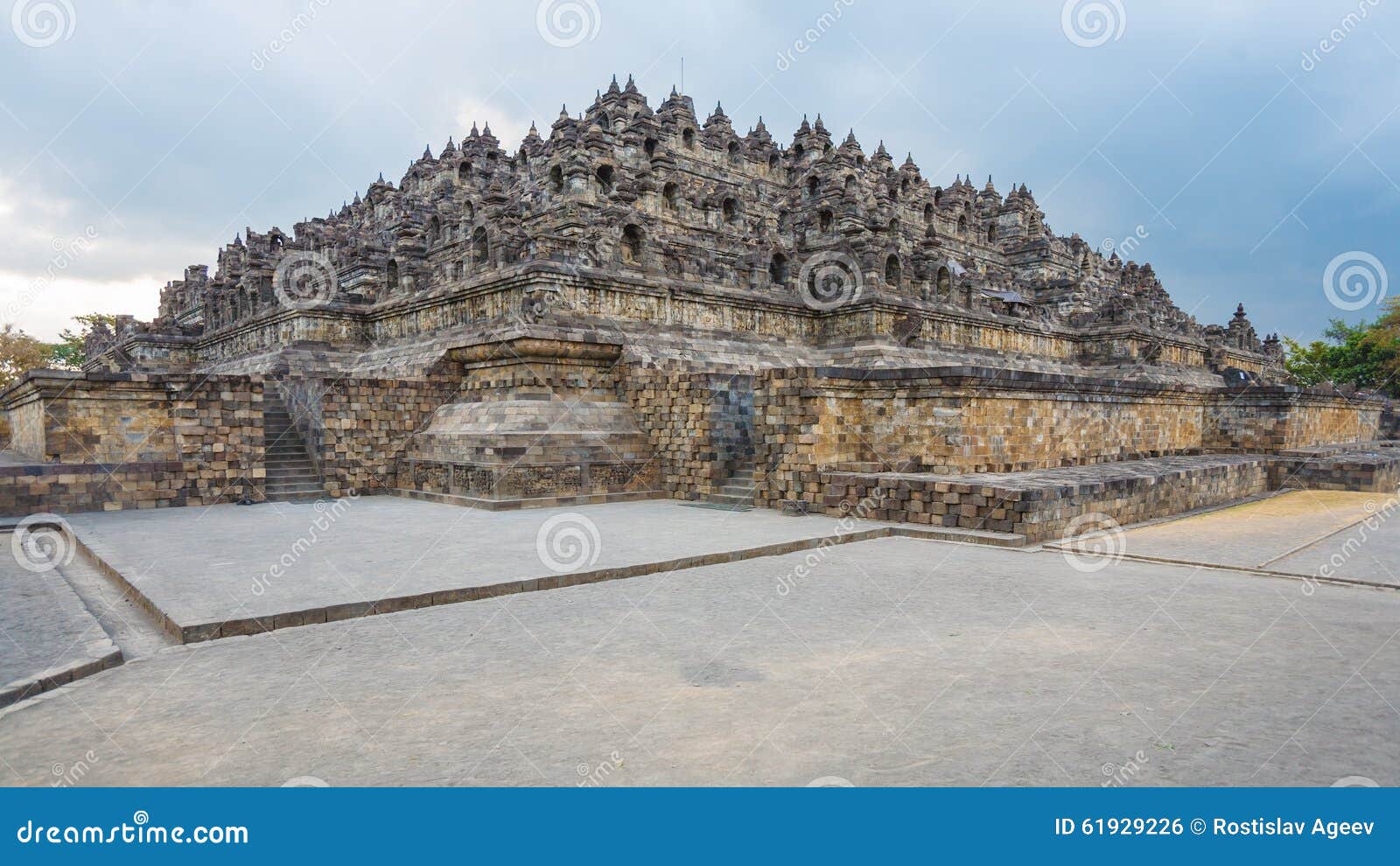 Alter Borobudur Buddhistischer Tempel Stockfoto - Bild von java ...