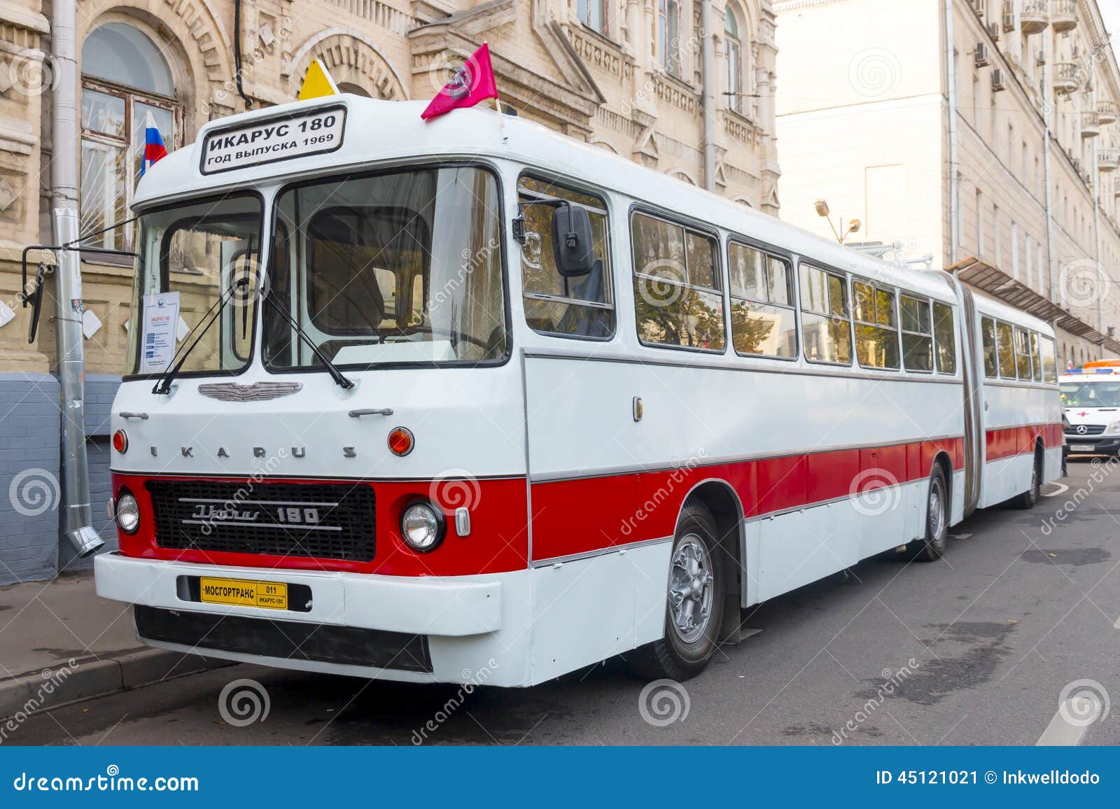 Alter Bus Ikarus 180 redaktionelles foto. Bild von geschäft - 45121021