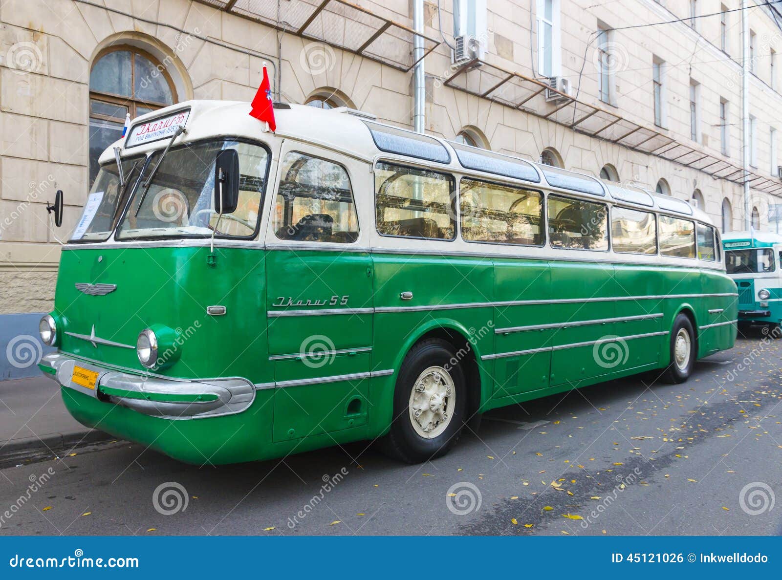 Alter Bus Ikarus 55 redaktionelles foto. Bild von chrom - 45121026