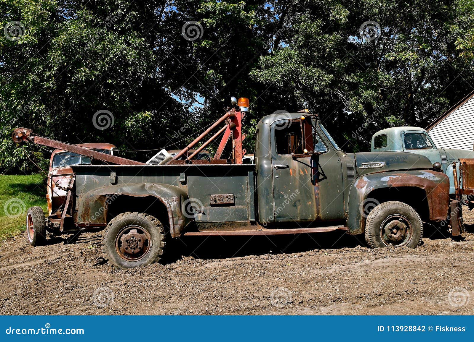 Alter Ford-Abschleppwagen Mit Handkurbel Redaktionelles Stockfotografie ...