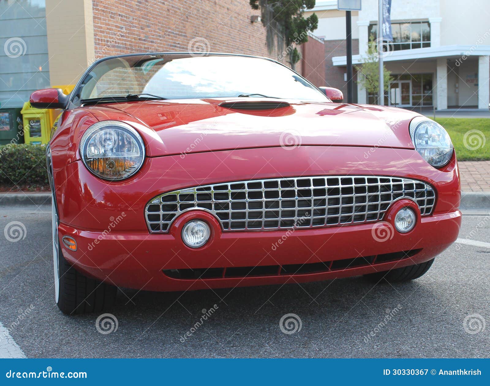 Alter Ford Thunderbird Car stockbild. Bild von befahrbar - 30330367