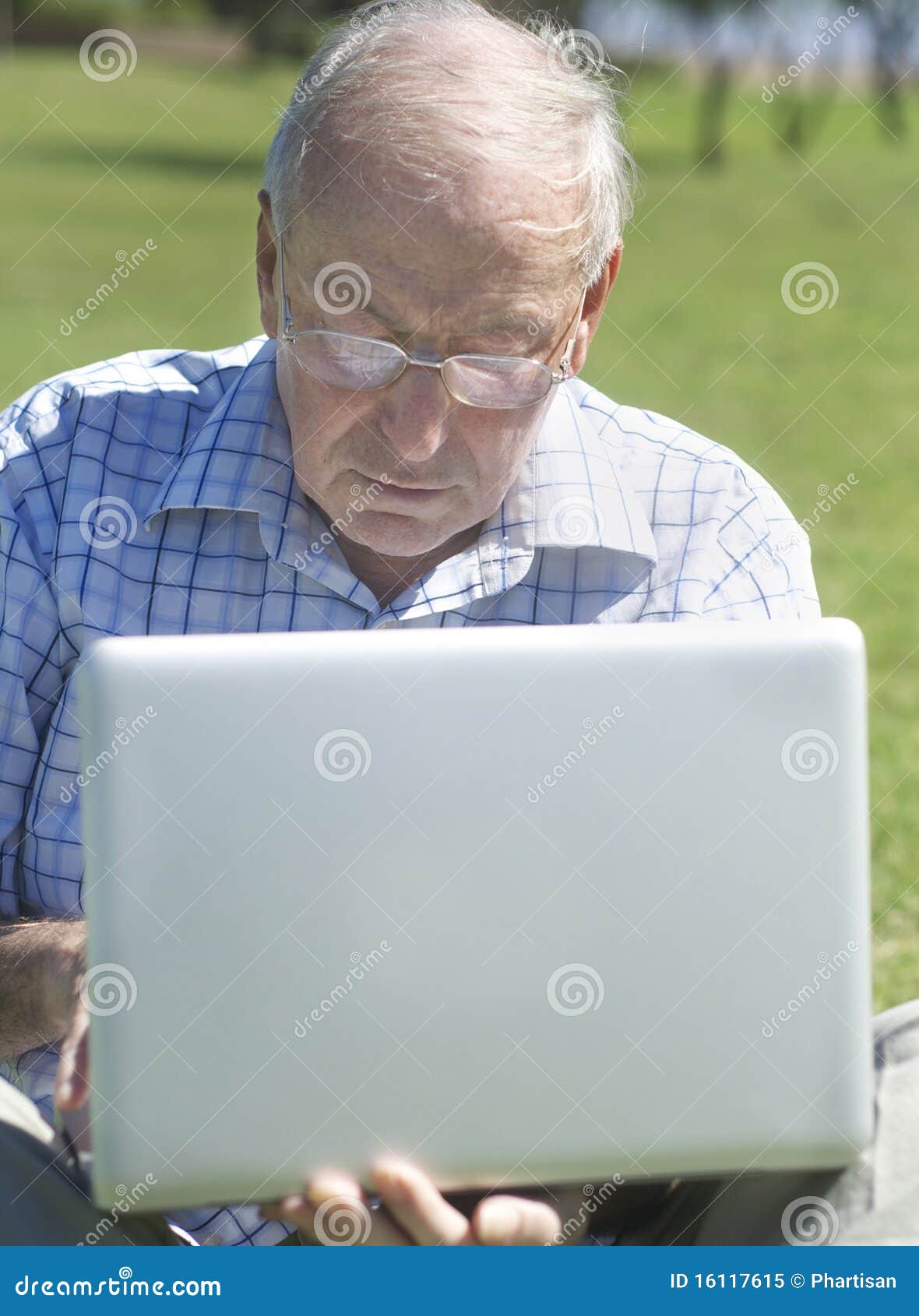 Alter Mann Mit Laptop-Computer Stockbild - Bild von fällig, kaukasisch ...
