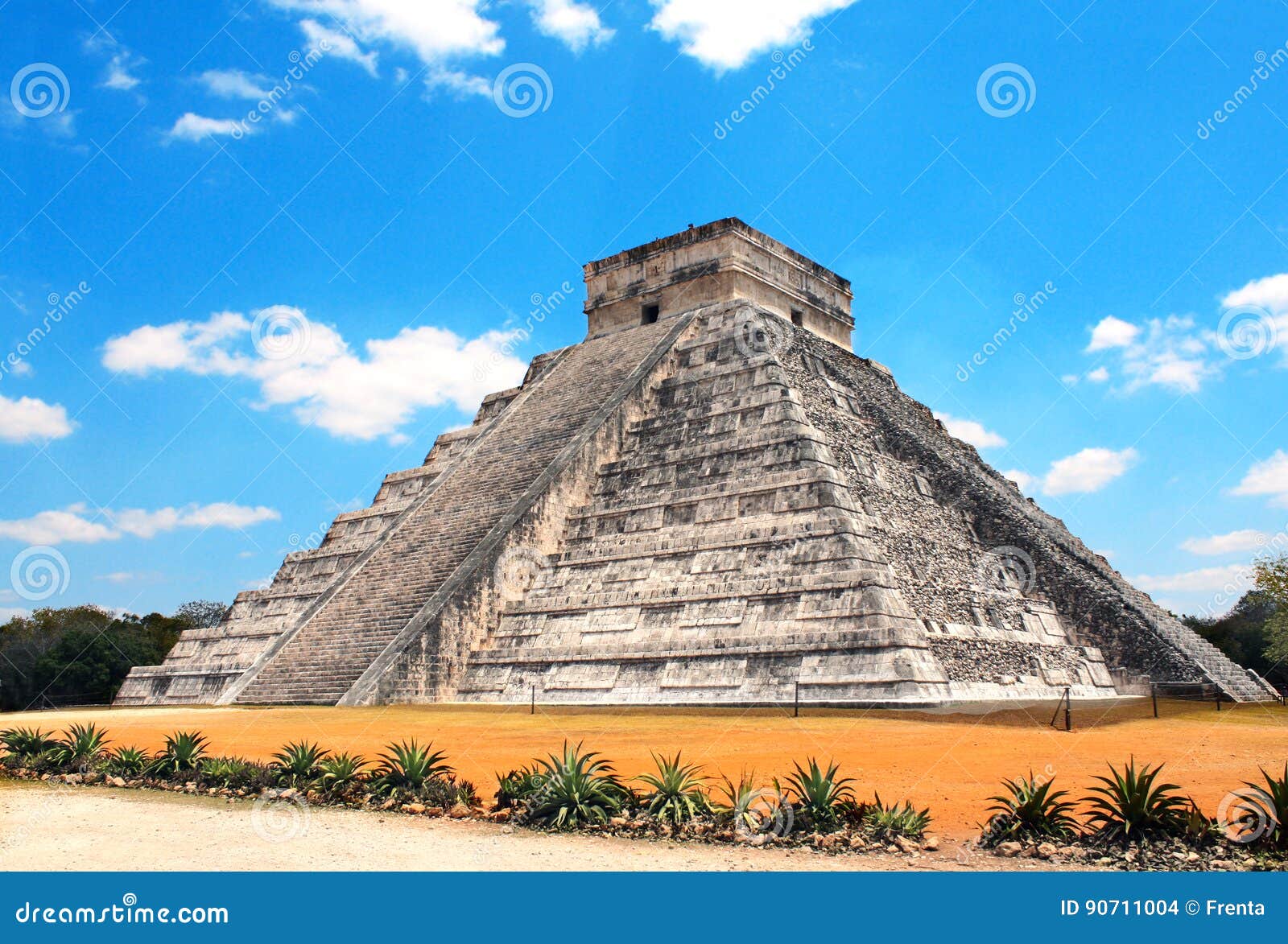 Alter Mayapyramide Kukulcan-Tempel, Chichen Itza, Yucatan, Stockfoto ...