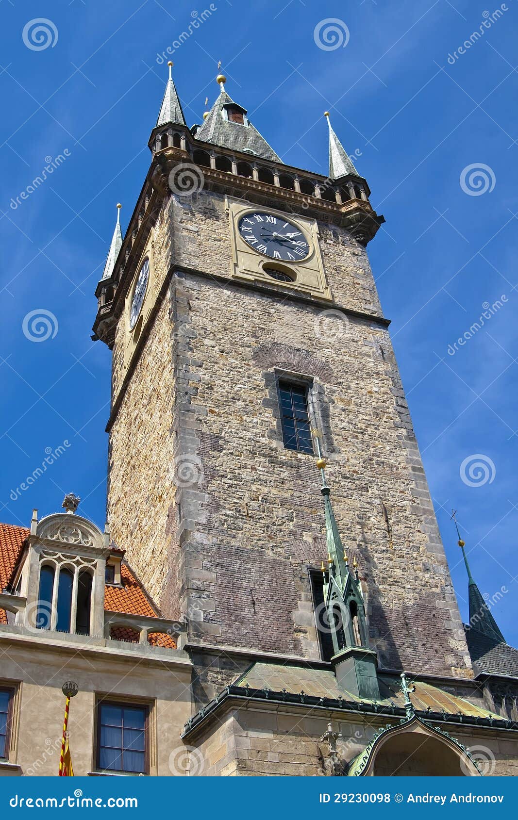 Alter Rathaus-Kontrollturm in Prag Stockfoto - Bild von ernstlich ...