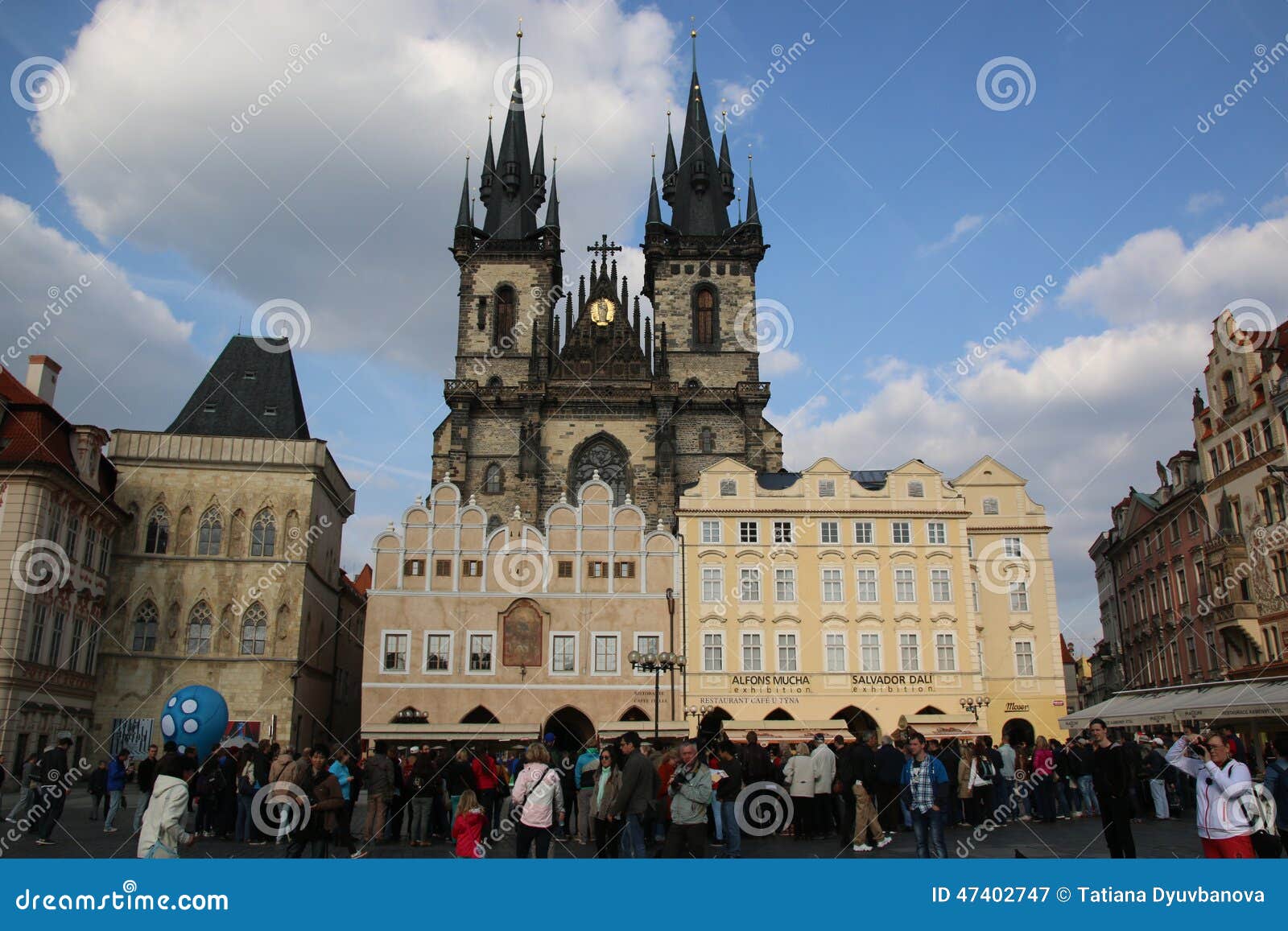 Alter Rathausplatz in Prag redaktionelles stockfotografie. Bild von ...