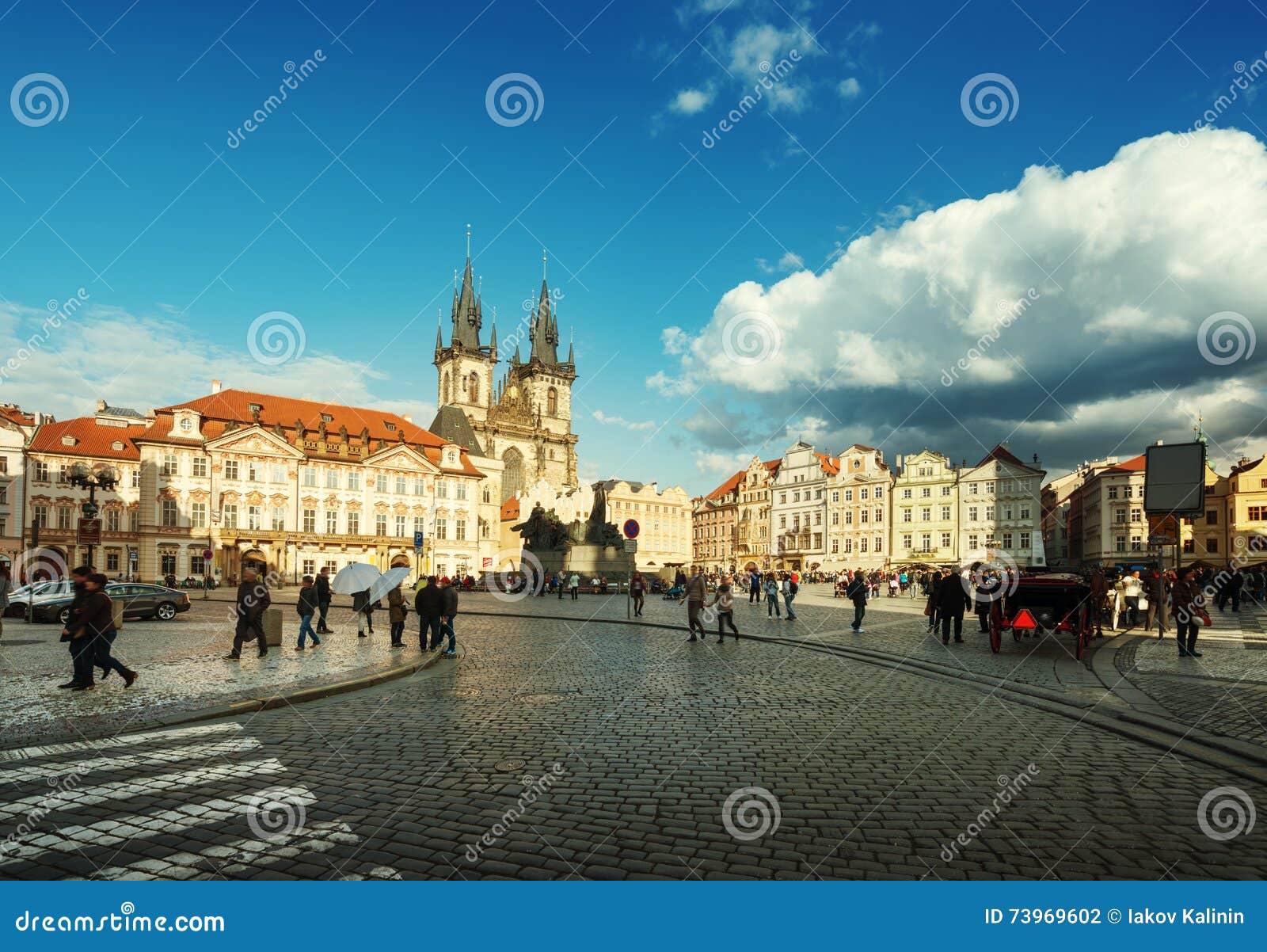 Alter Rathausplatz in Prag redaktionelles stockfotografie. Bild von ...