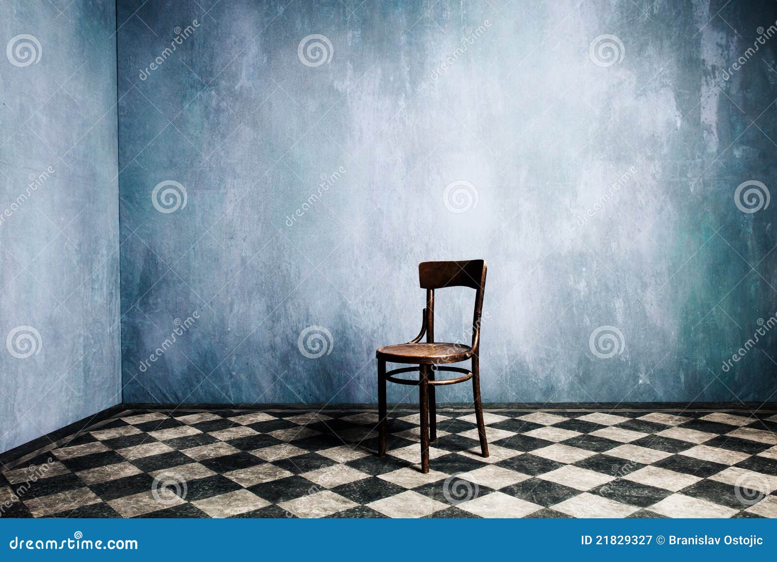 Alter Raum stockbild. Bild von hölzern, fliese, platz - 21829327