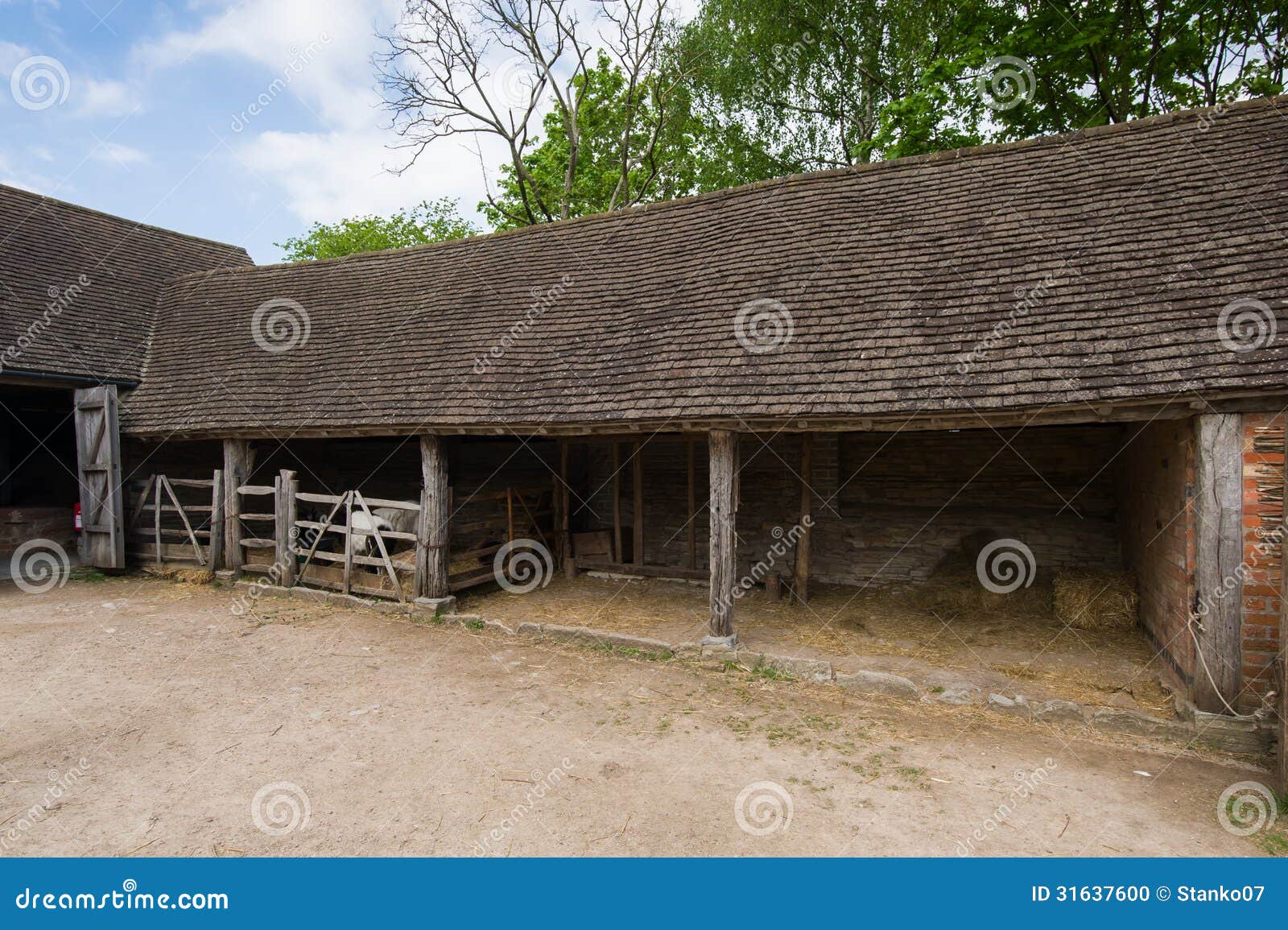 Alter Stall stockfoto. Bild von landschaft, landwirtschaftlich - 31637600